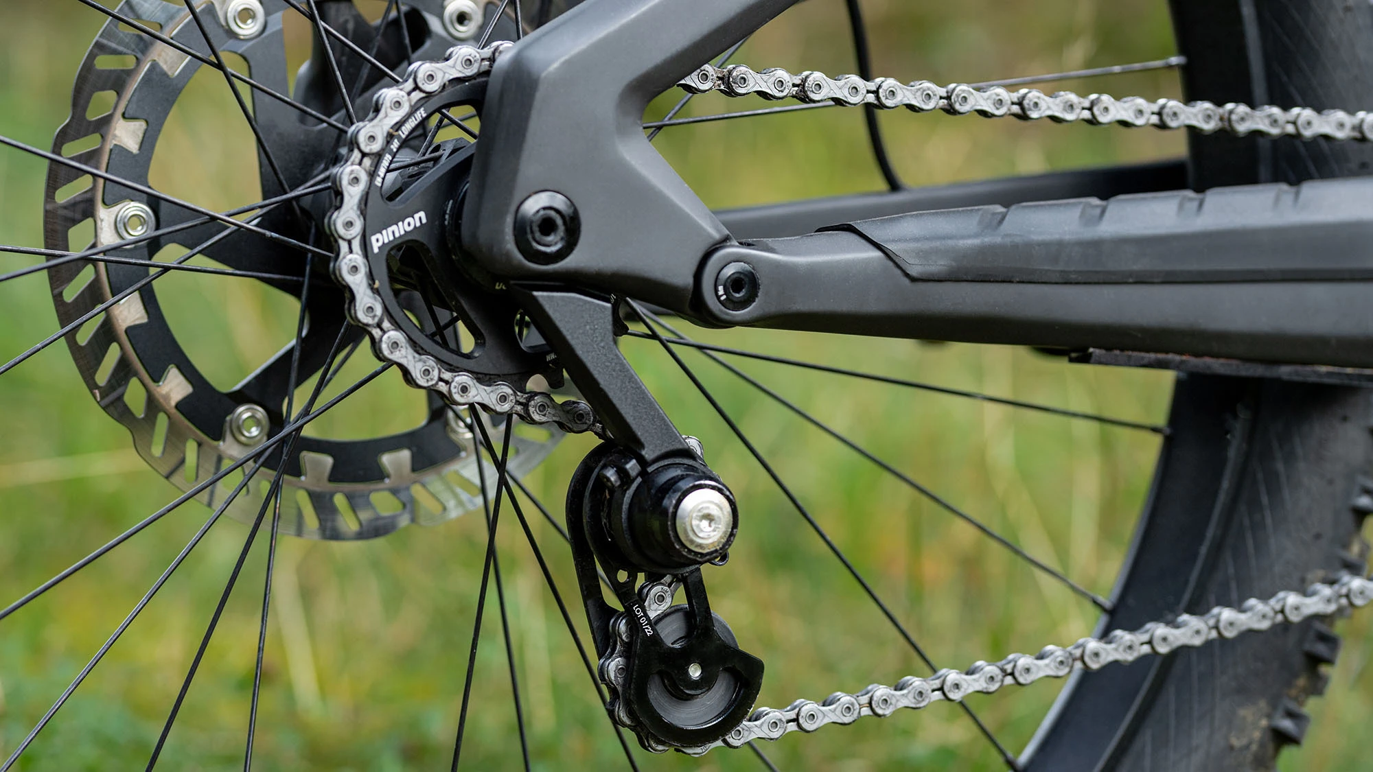 Rotwild mit neuen Pinion-Bikes: R.X1000 und R.C1000